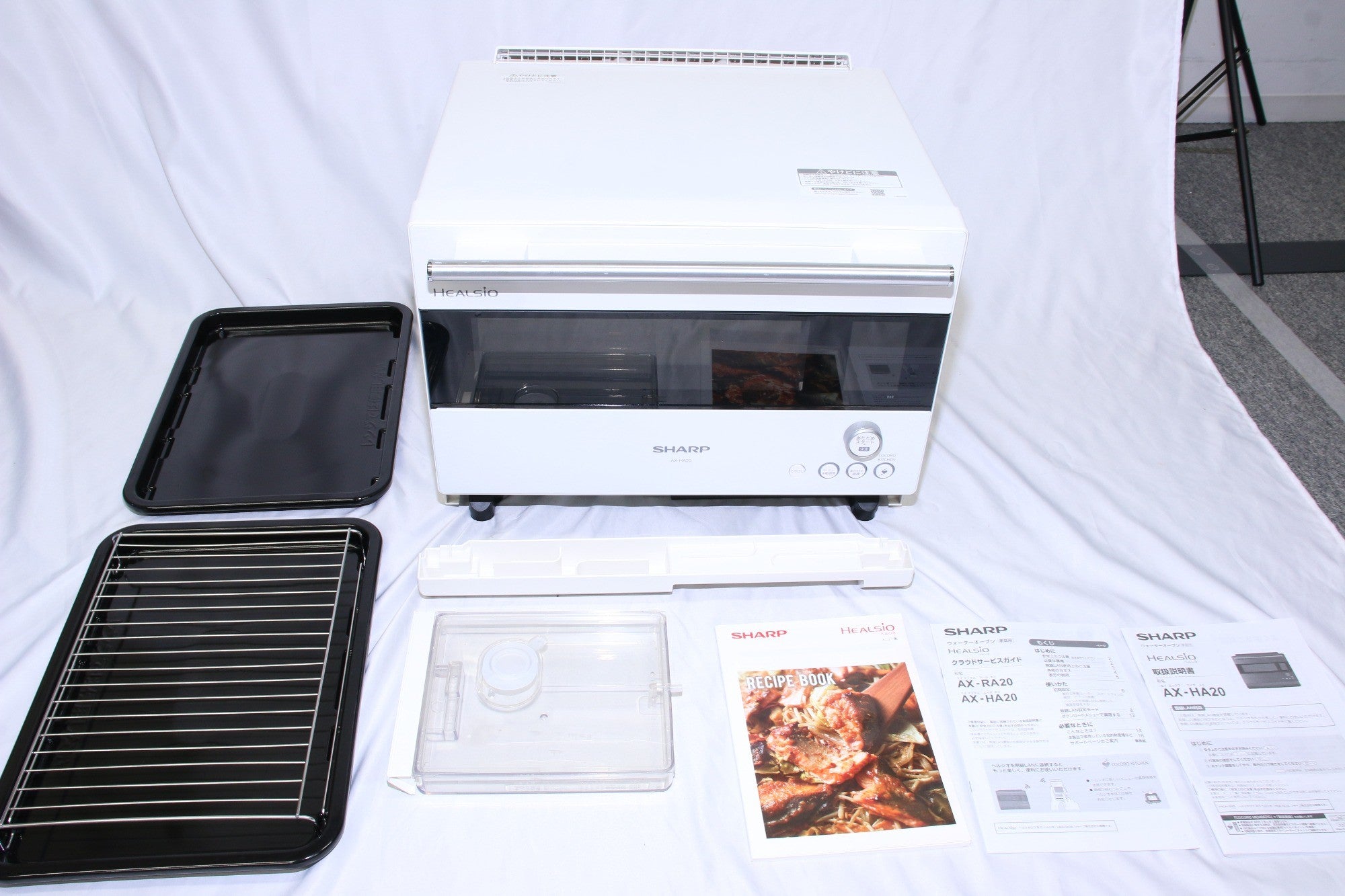 [中古(B)] シャープ ウォーターオーブン ヘルシオ AX-HA20 オーブンレンジ 30L ホワイト ax-ha20-w [良い] – Rentio Outlet